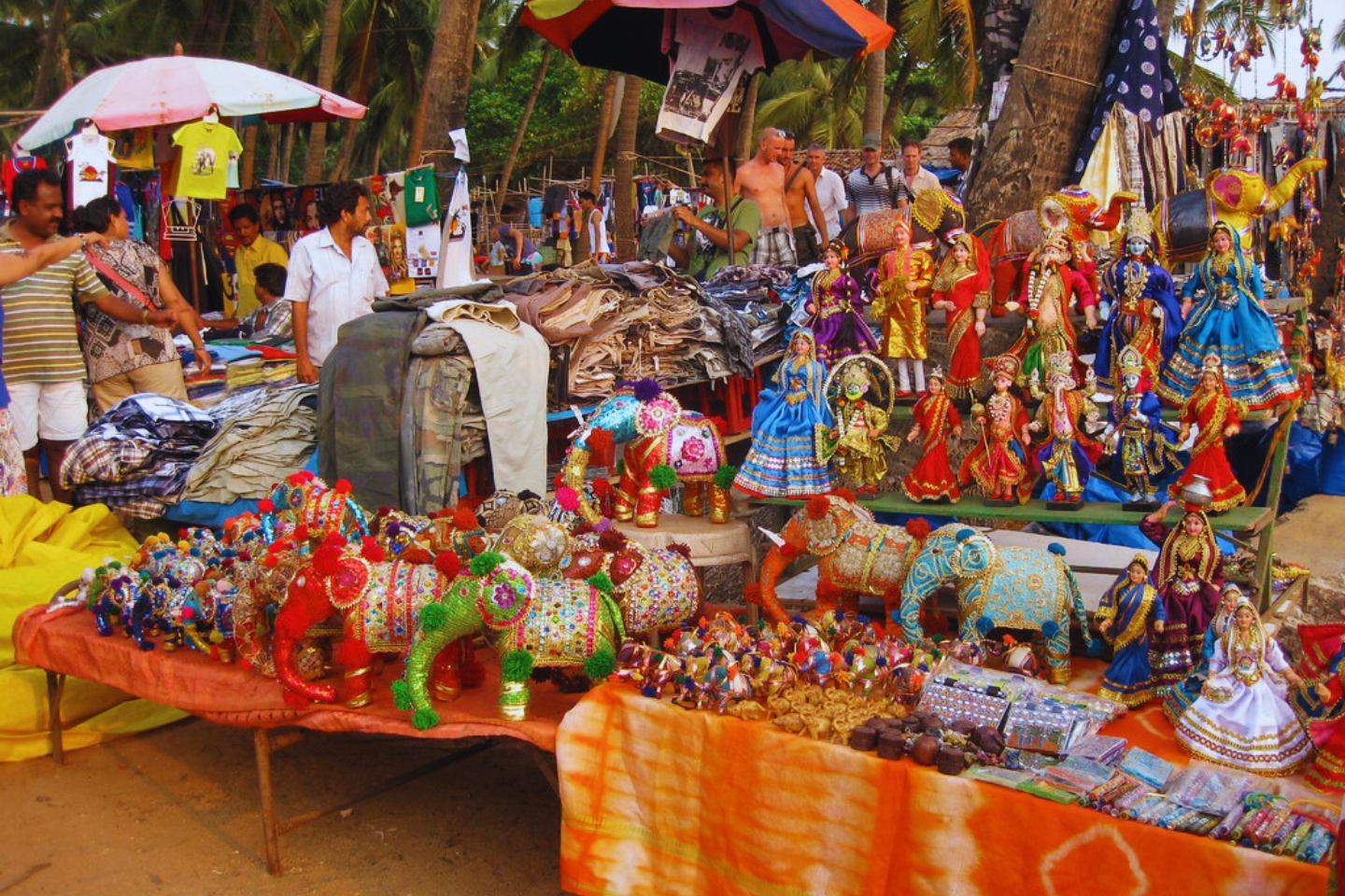 Anjuna Flea Market Goa, India (Location, Timings, Images, Facts ...