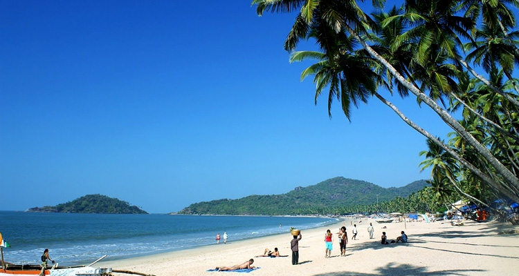 Colva Beach Goa, India (Location, Activities, Night Life, Images, Facts ...