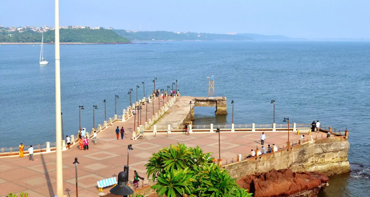 Dona Paula Beach Goa, India (Location, Activities, Night Life, Images ...