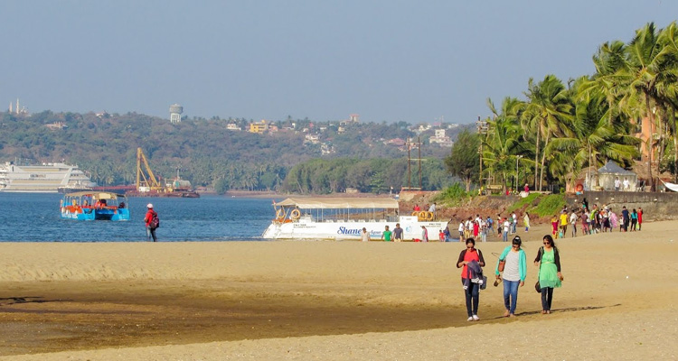 Miramar Beach Goa, India (Location, Activities, Night Life, Images ...