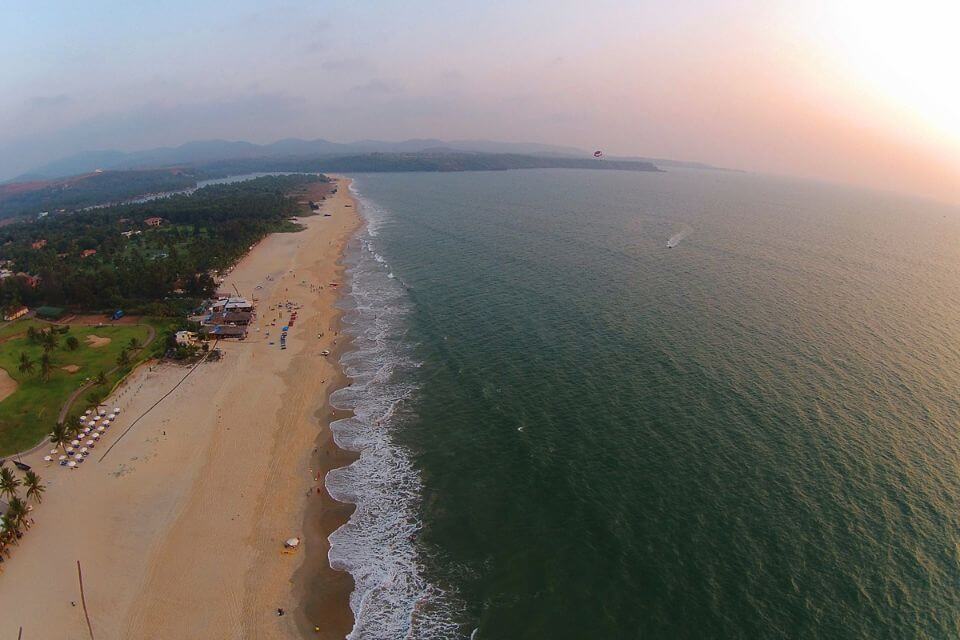 Mobor Beach Goa, India (Location, Activities, Night Life, Images, Facts ...