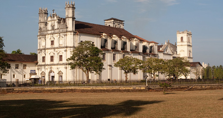 Se cathedral Goa, India (Timings, History, Built by, Location, Images ...