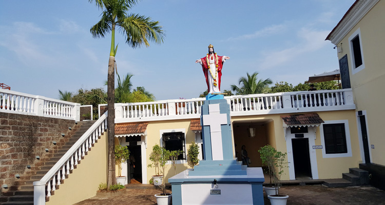 Tiracol Fort Goa, India (Entry Fee, Timings, History, Built by, Images ...