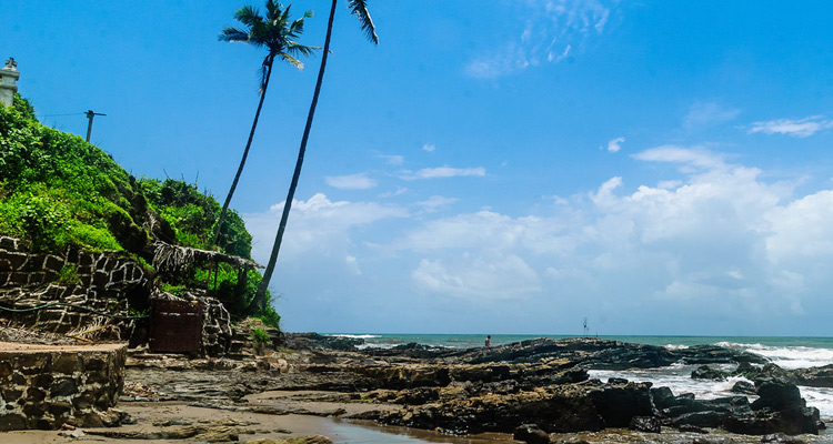 Vagator Beach Goa, India (Location, Activities, Night Life, Images ...