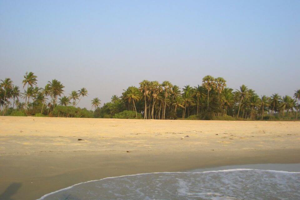 Varca Beach Goa, India (Location, Activities, Night Life, Images, Facts ...